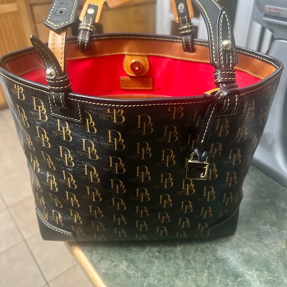 Dooney & Bourke | Bags | Dooney Bourke Black And Gold Logo Tote | Poshmark